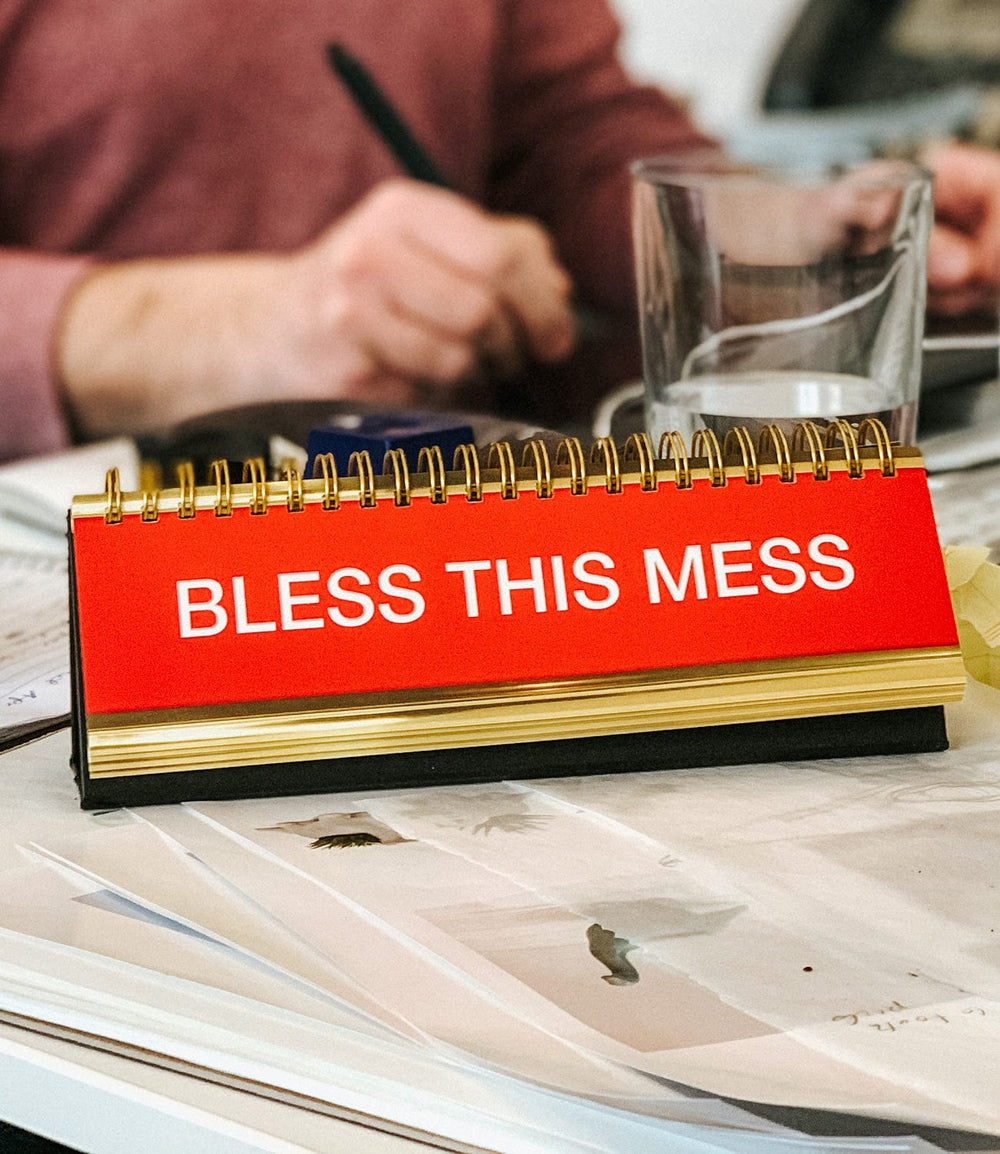 DAILY DESK PLAQUE