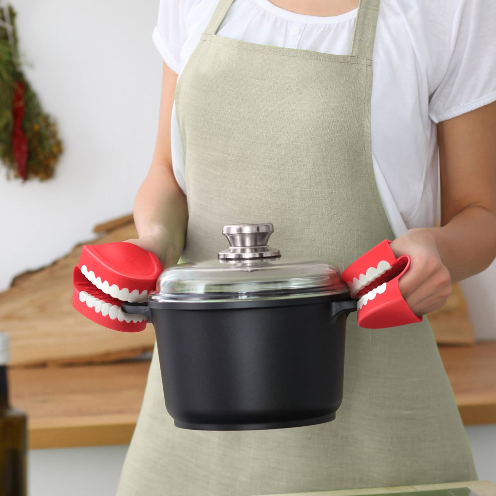 CHOMP - “Chattering” Teeth Oven Mitts